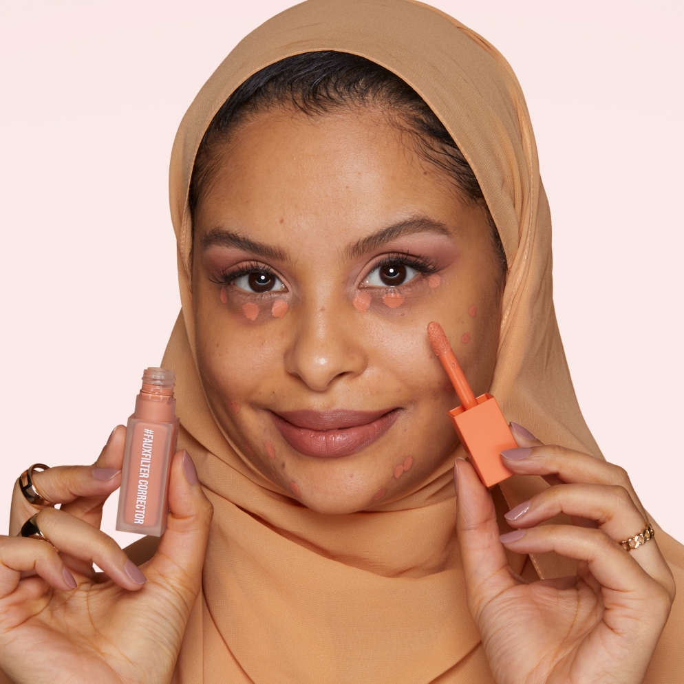Huda Beauty FAUXFILTER Color Corrector سر جمال متوهج بشرة متألقة - مجلة هي