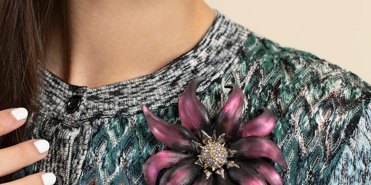 البروش الفاخر: سحر الأناقة في نهاية العام - أفكار مميزة - مجلة هي