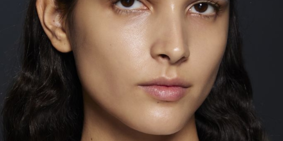 كيف تحصلين على حاجبين مثاليين حسب شكل وجهك بشكل احترافي؟ - مجلة هي