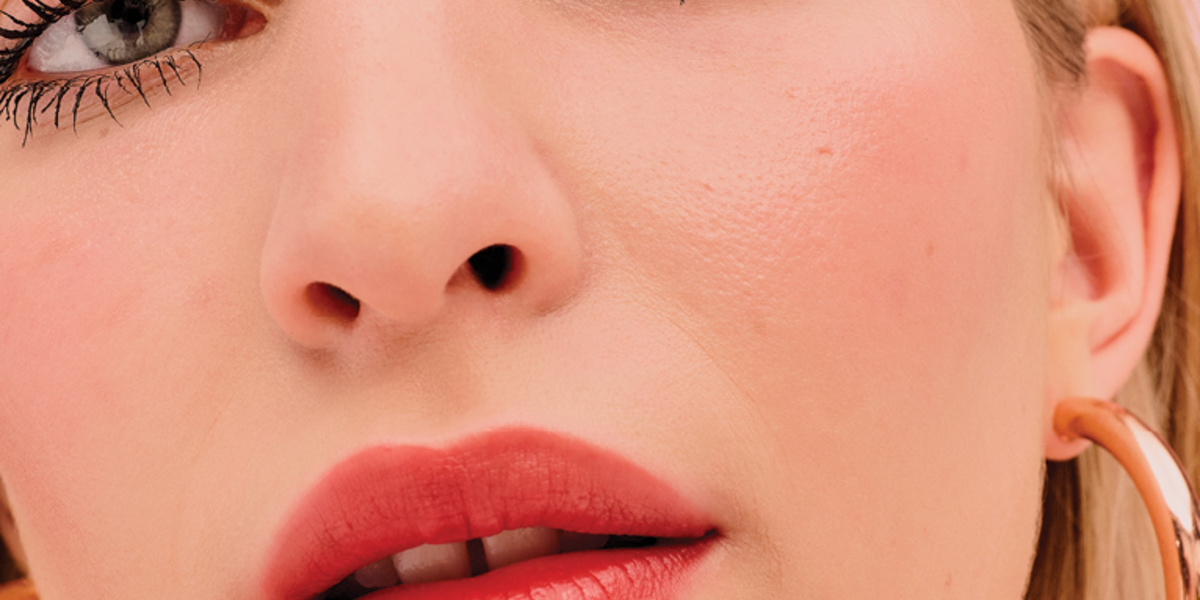 اكتشفي جمال شفاه وخدود رائعة مع Floratint من Benefit Cosmetics - مجلة هي