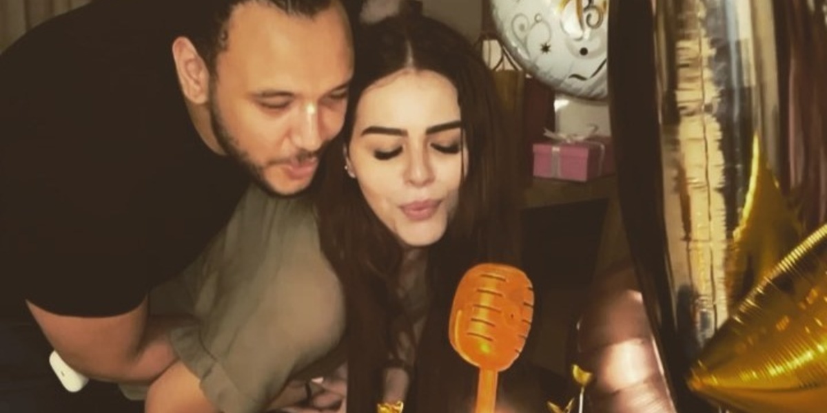 هنادي مهنا تحتفل برومانسية بعيد ميلادها مع أحمد خالد صالح وأسرتها