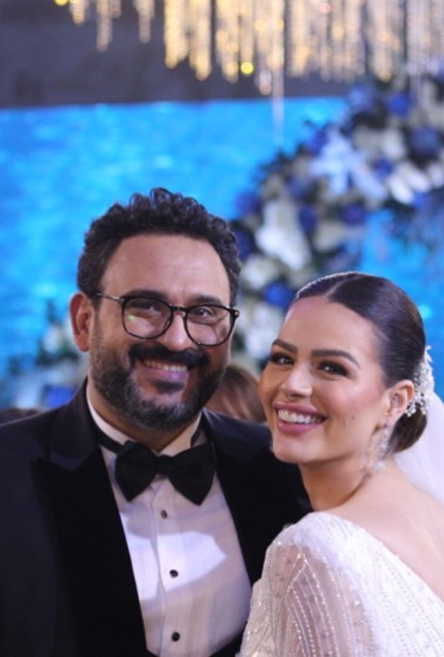 أكرم حسني في مسلسل مكتوب عليا مجلة هي