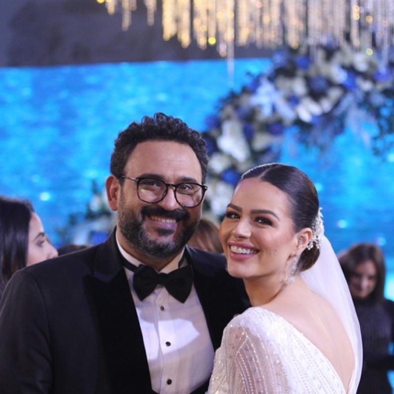 أكرم حسني في مسلسل مكتوب عليا مجلة هي