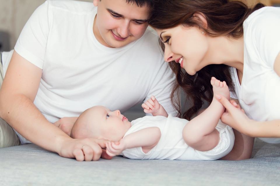 هل تتغير الحياة الزوجية بعد الإنجاب؟ مجلة هي