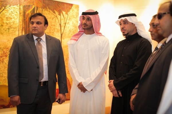 الشيخ بوطي بن سهيل المكتوم يفتتح صالة ألف للفنون - مجلة هي