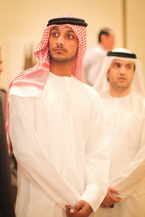 الشيخ بوطي بن سهيل المكتوم يفتتح صالة ألف للفنون - مجلة هي