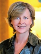 هي تكشف أسرار علاقة Loewe بالتاريخ الأندلسي - مجلة هي