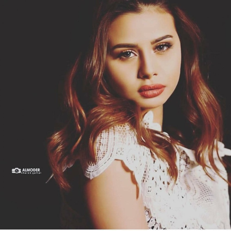 منة عرفة ترغب بالزواج المبكر لهذه الأسباب بالفيديو مجلة هي