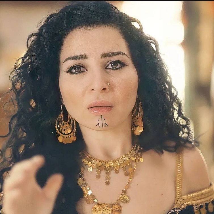 أبرز عمليات تجميل خضغت لها مي عز الدين بطلة مسلسل جزيرة غمام مجلة هي