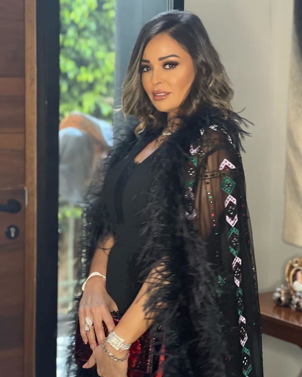 لمسة فنية مترفة قطع مجوهرات تحت المجهر من أنغام وداليا البحيري مجلة هي