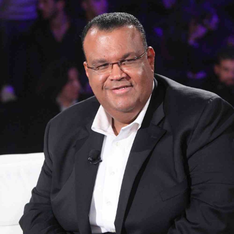 "بلبل الخليج" نبيل شعيل يعود بـ11 أغنية جديدة - مجلة هي